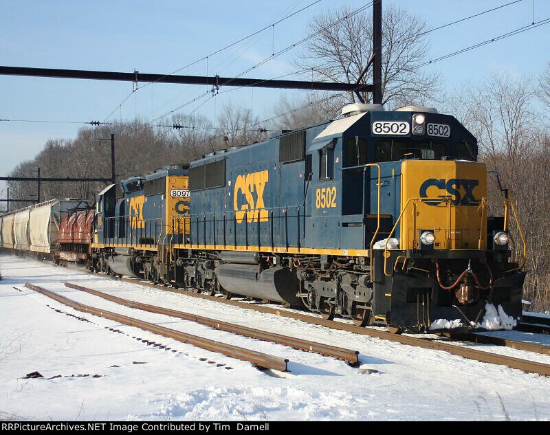 CSX 8502, 8097 on Q300